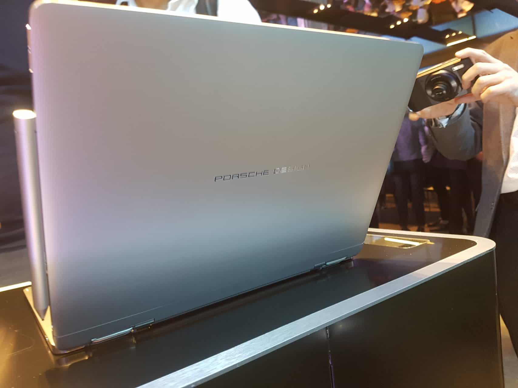 Microsoft en Porsche presenteren Porsche BOOK ONE - Techzine.nl