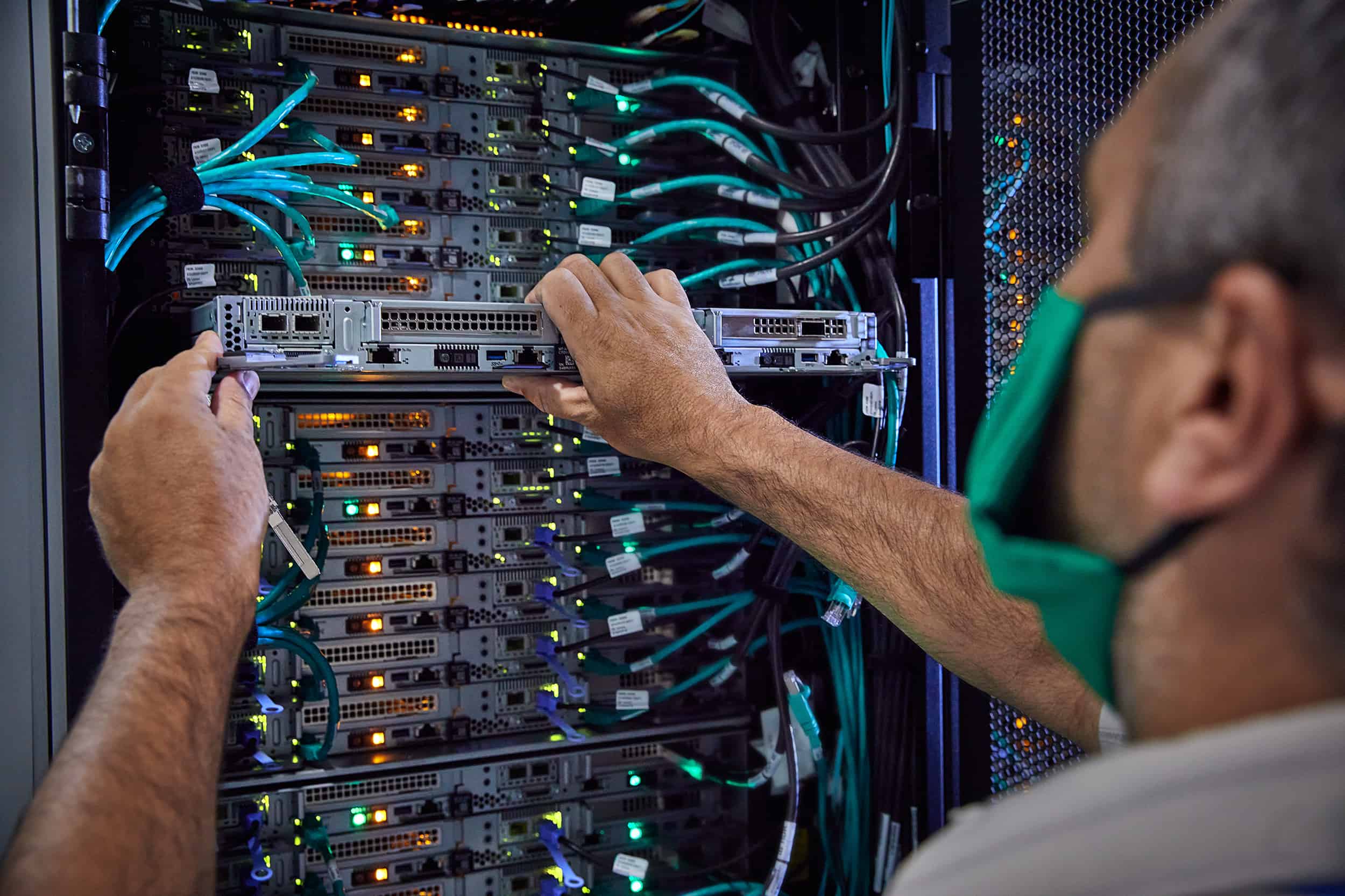 Nikhef voert complexe berekeningen uit op Lenovo-infrastructuur ...