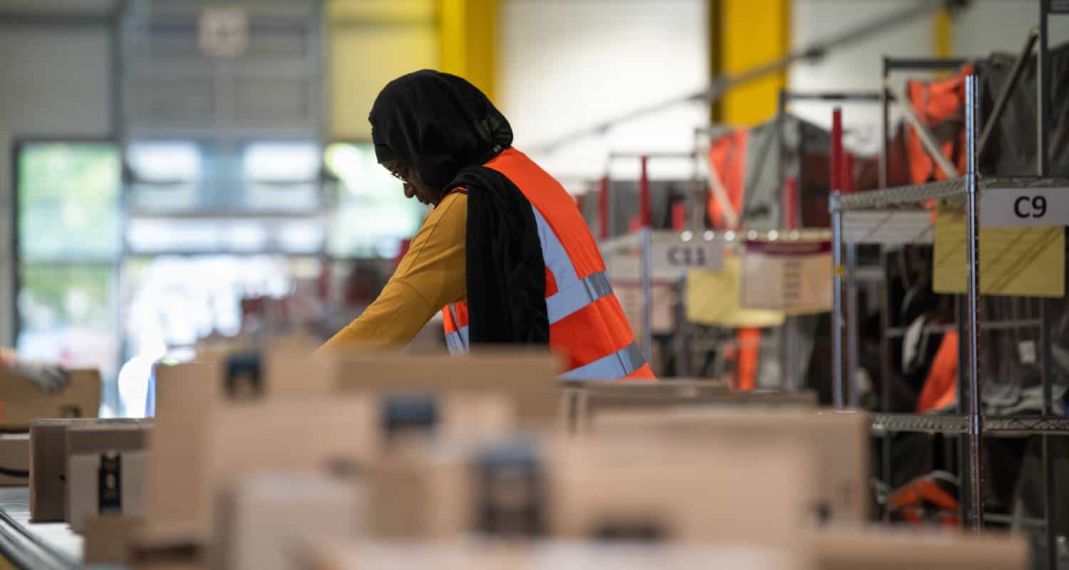 Amazon rolt eerste volledig autonome robot uit - Techzine.nl