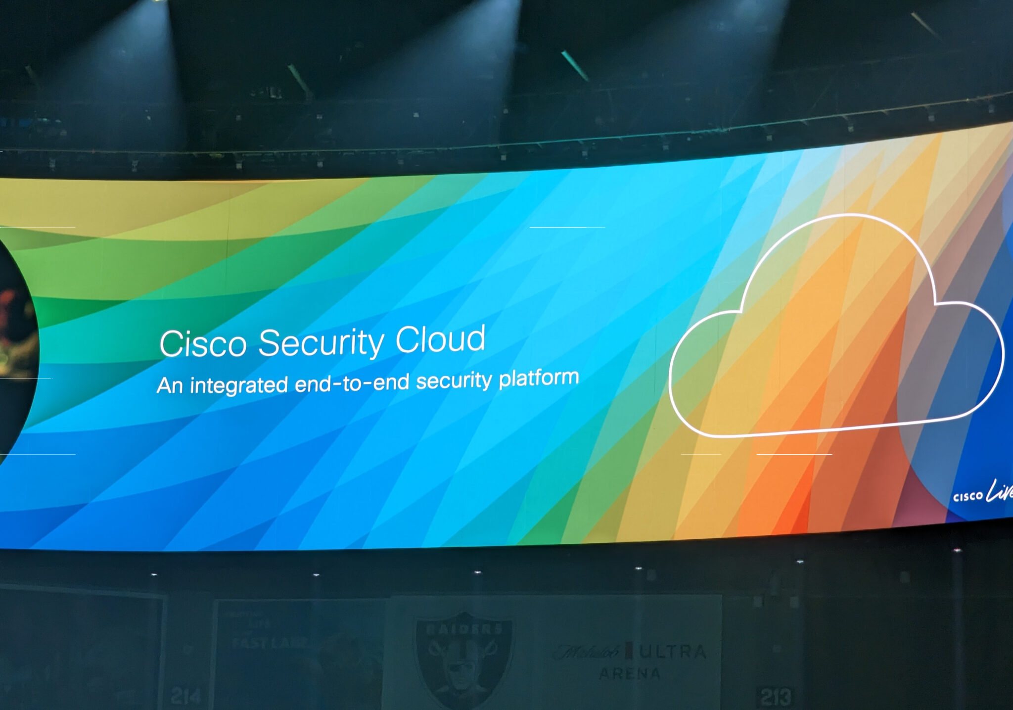 Cisco gaat hybride cloudomgevingen en apps beter beveiligen - Techzine.nl