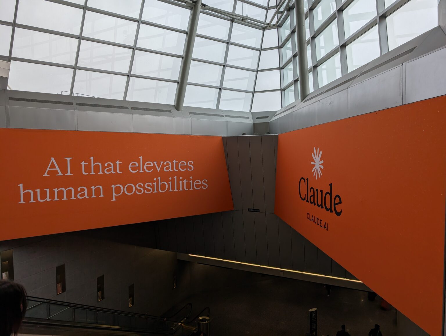 Claude Sonnet 4.5 kan 30 uur onafgebroken coderen - Techzine.nl